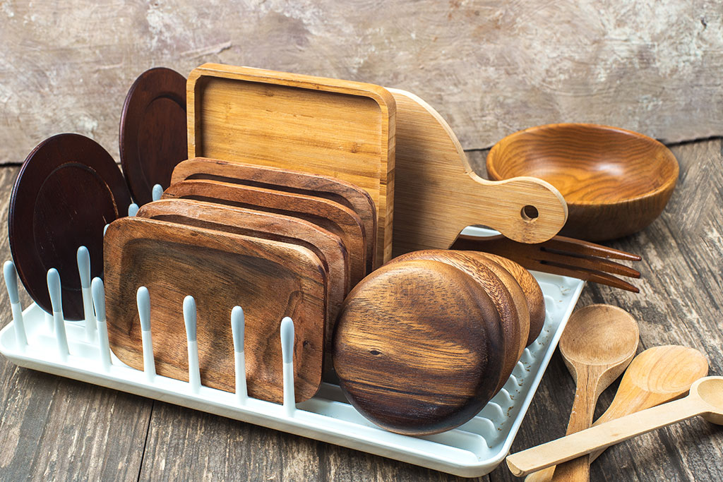 How to Clean Wooden Kitchen Tools
